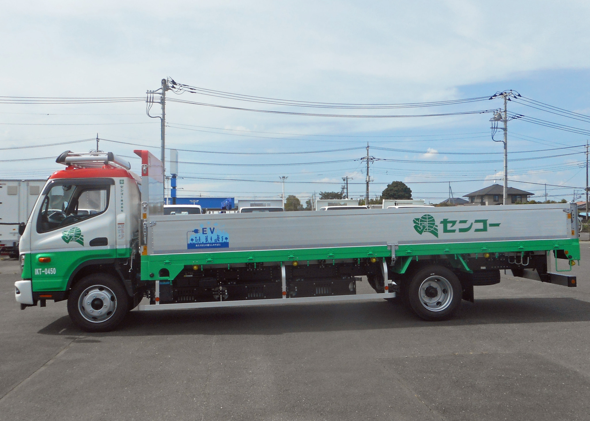 センコー／住宅部材配送に平ボディ型EVトラックを導入 ─ 物流ニュースのLNEWS